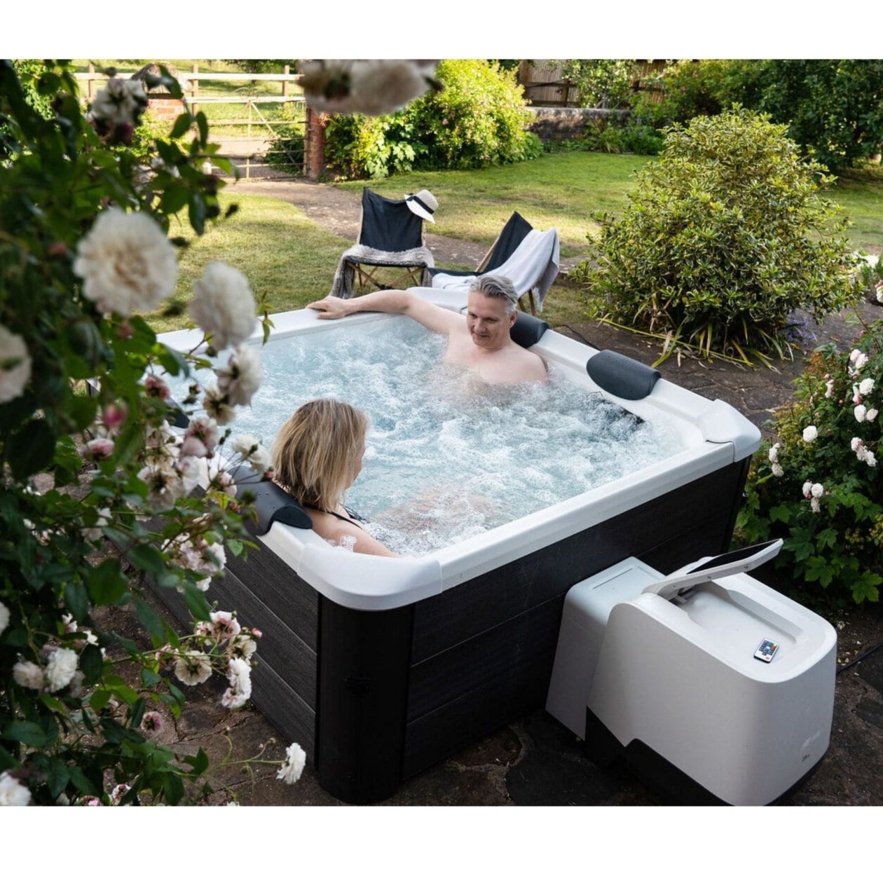 MSPA FRAME OSLO 2-6 Person Luxury Hot Tub Spa | Fitness Recovery Lab